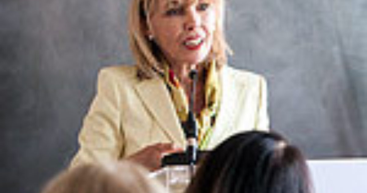 Schirmherrin der Stiftung DKJE, Doris Schröder-Köpf, gratuliert zum 10 ...